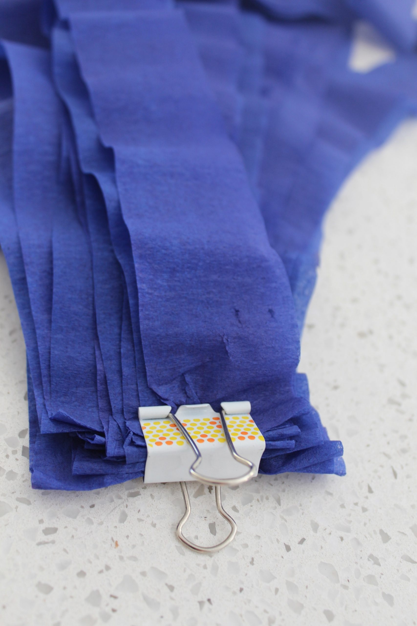 5 Minute Pom Poms for Sports Day - Paging Fun Mums